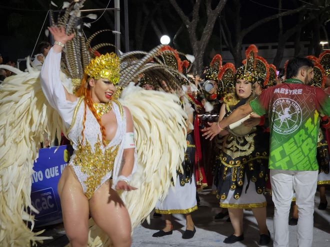 Intendente Lima destacó el éxito de los Desfiles de Escuelas de Samba ... Intendente Lima destacó el éxito de los Desfiles de Escuelas de Samba ...